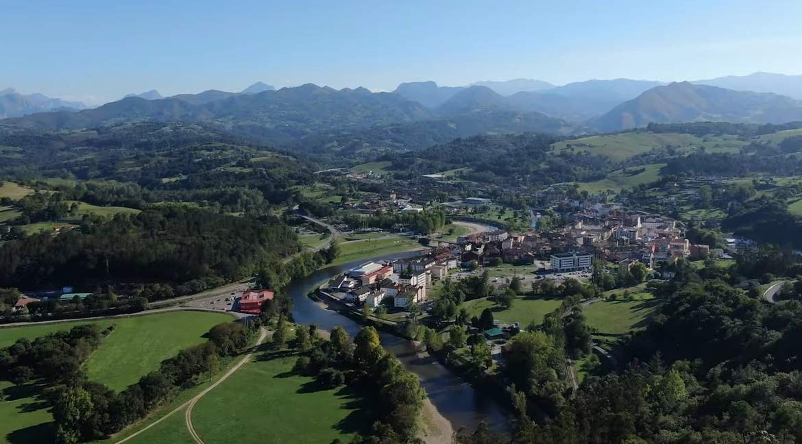 ¿Qué ver y qué hacer en Arriondas? Guía completa - Canoas el moyau